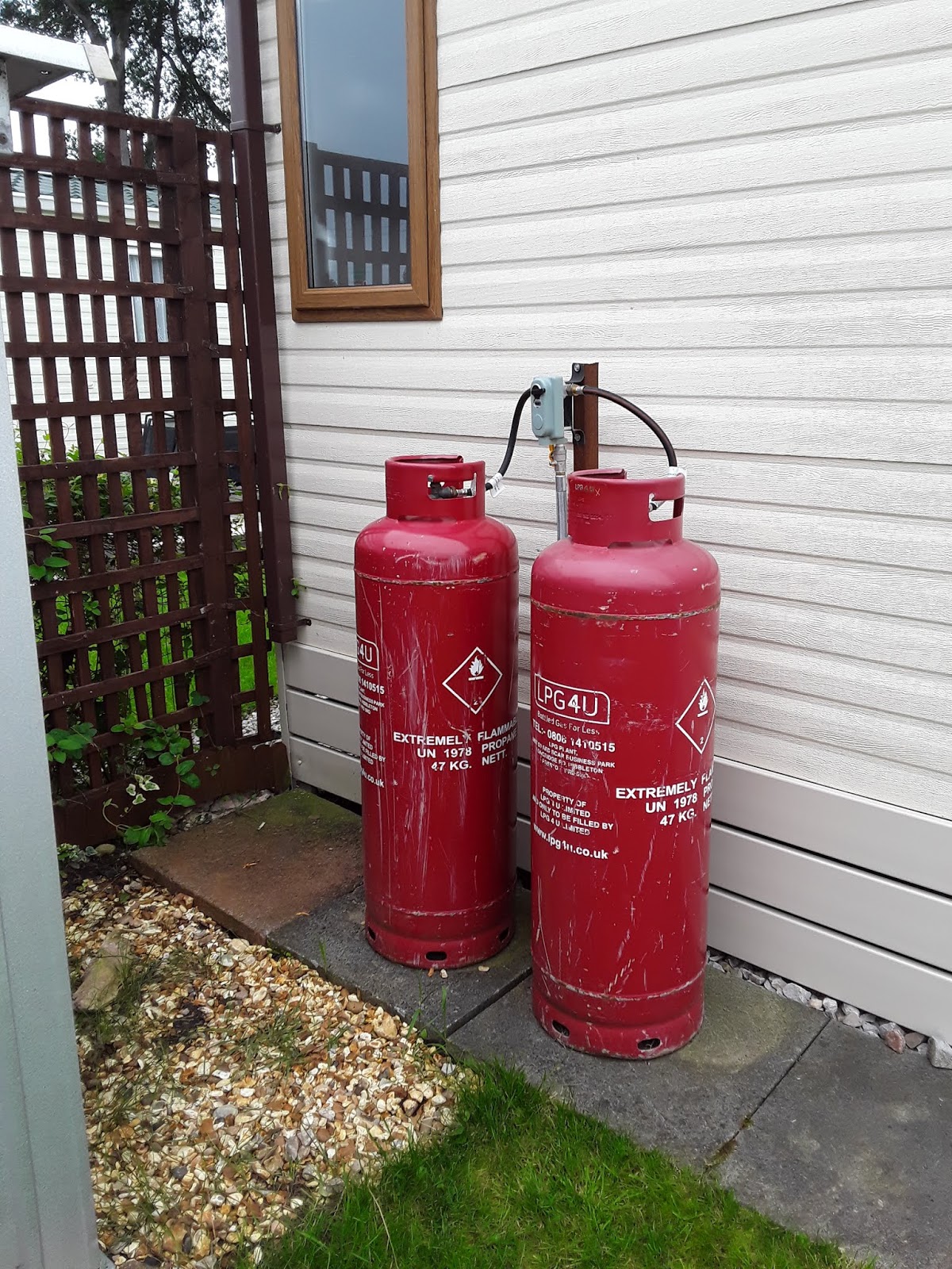 A Smaller and Simpler Life: The Magic Gas Cylinder