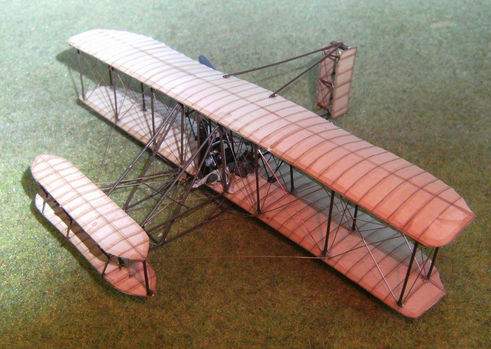 Happyscale-Modellbau: Wright Flyer - papermodel ( and wire ) 1:72
