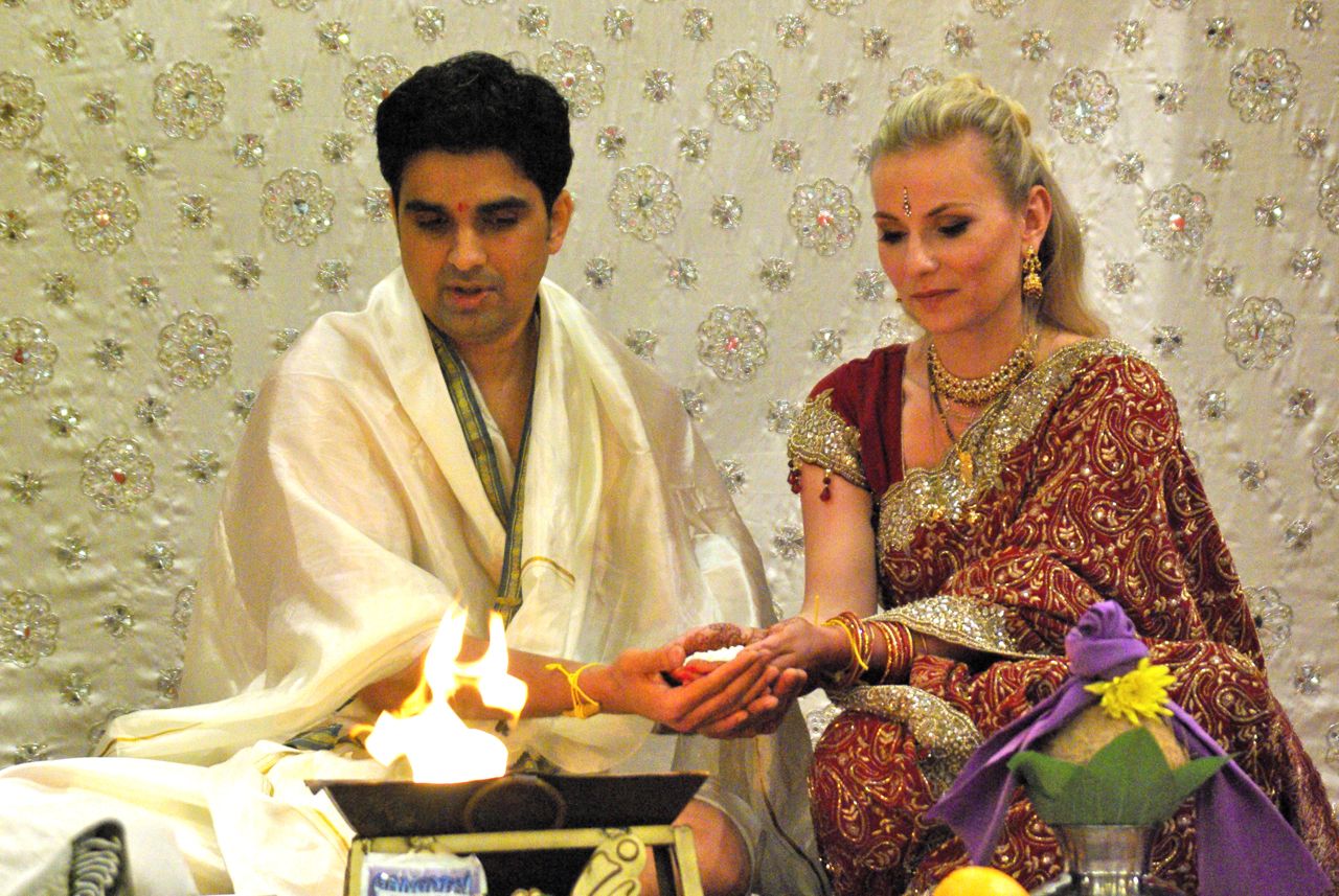 crazy little thing called blog: My Indian Wedding - Laaja Homam