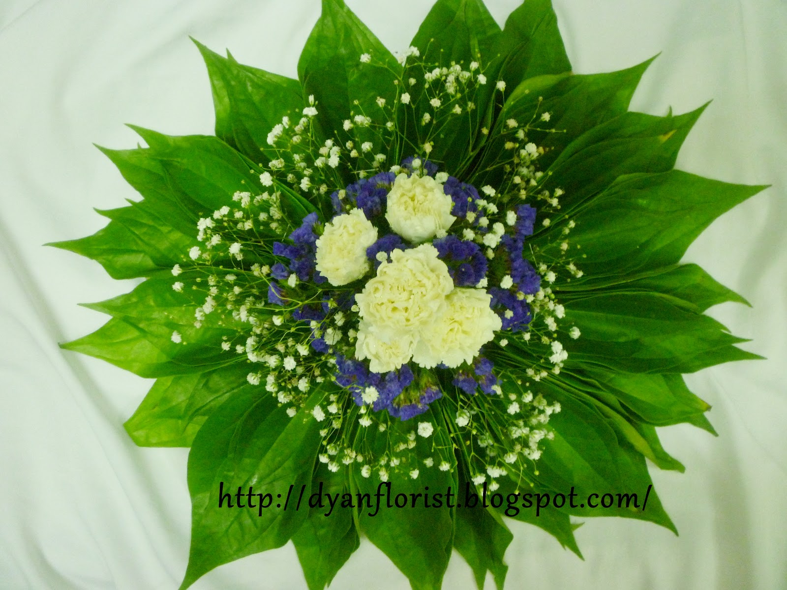 Malaysia's Online Florist-dyanflorist: Sirih Junjung Bunga Carnation
