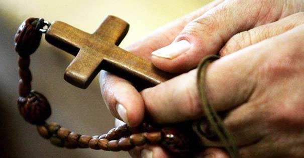 CATÓLICO DEFIENDE TU FE: ¿Son los rezos católicos realmente vanas ...