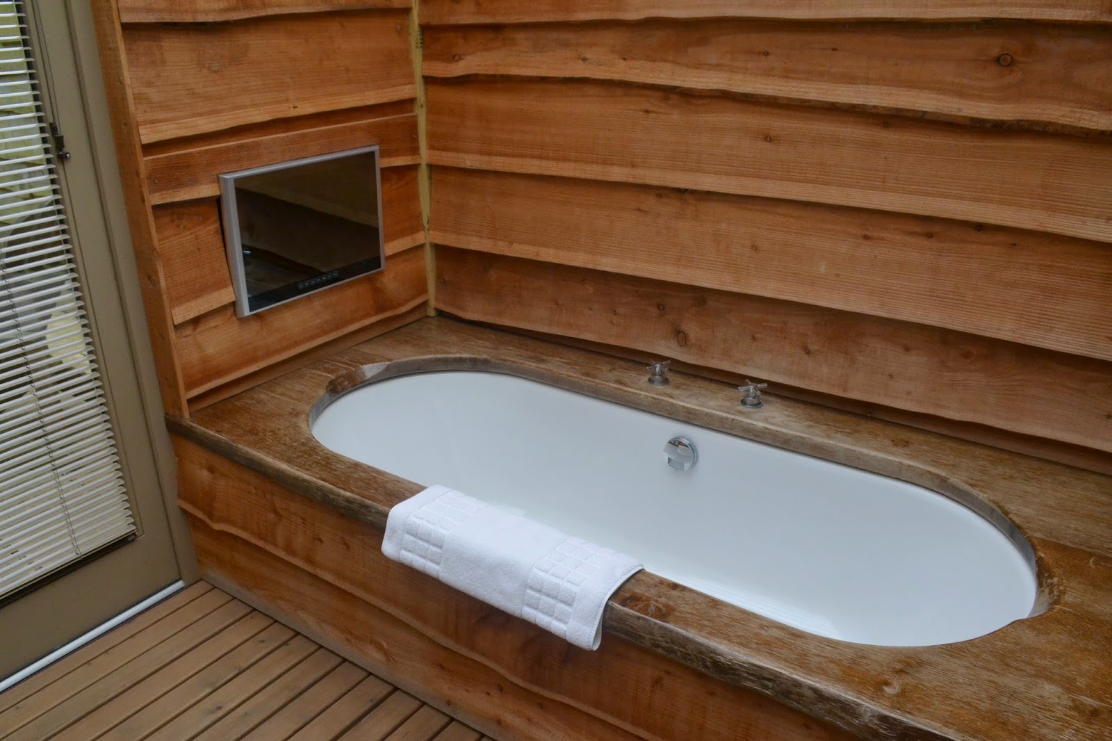 The Pigs Norfolk - Spa Room Review | UK Lifestyle and Beauty Blog