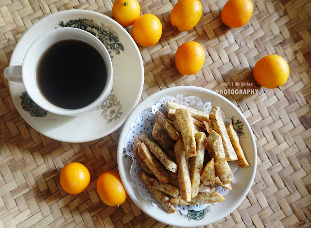 Sepiring Keladi Cina Goreng & Secawan Kopi Panas - Amie's Little Kitchen
