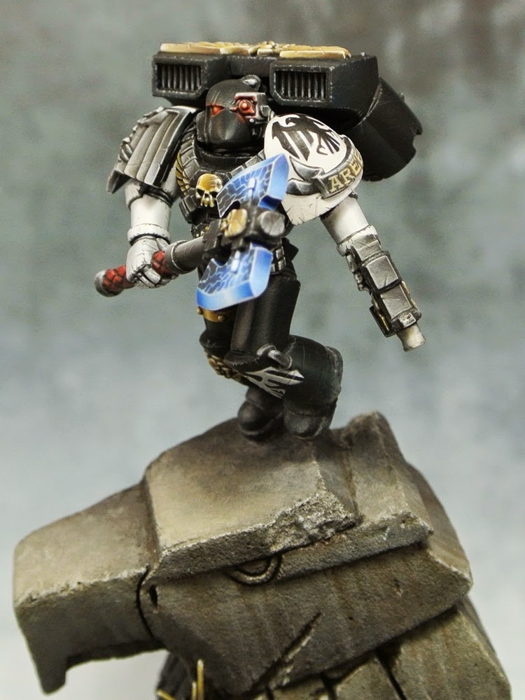 Thor-Modelling Studio: Raven Guard Assault Marine
