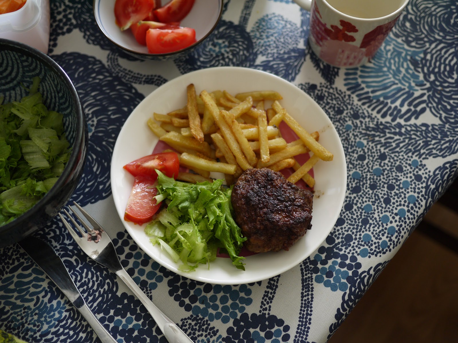 Amalfin sitruunat: Le bifteck haché (France 2019)