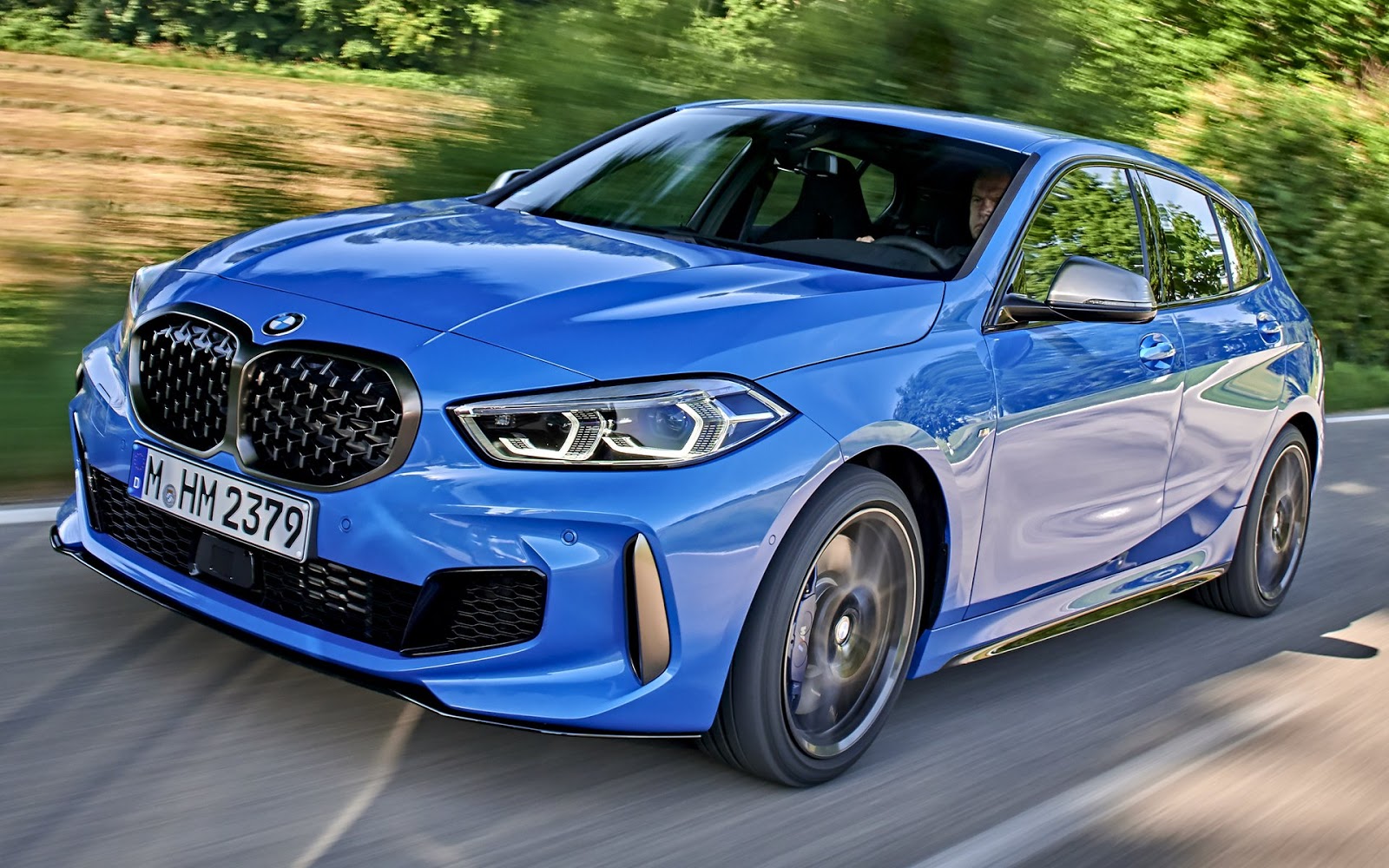 BMW M135i xDrive 2020 chega ao Brasil por R$ 270 mil