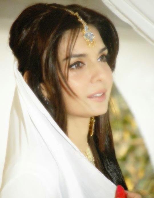 MAHNOOR BALOCH (beautiful model) LATEST wallpapers ~ FUN MAZA