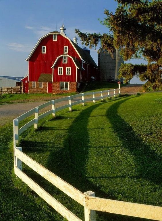 33 Amazing Red Barn Building Design Ideas | ARA HOME