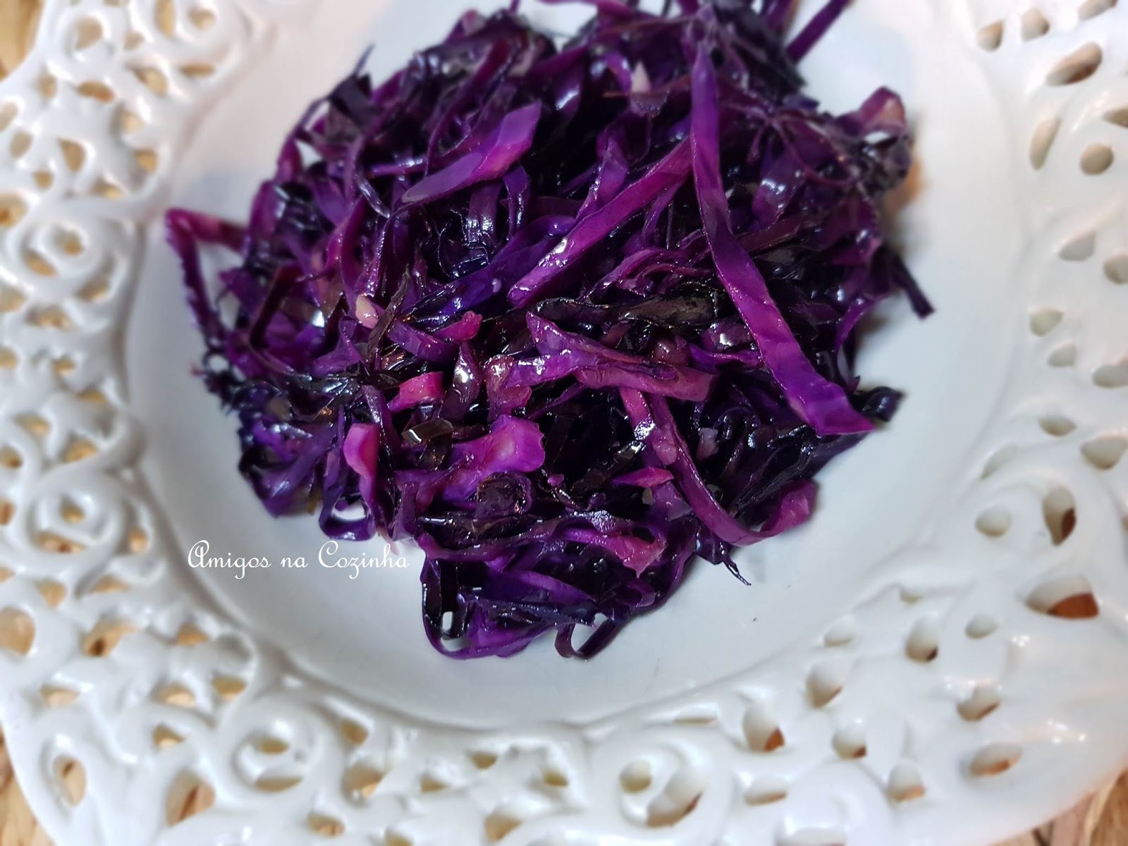 Amigos na Cozinha: Couve-roxa salteada