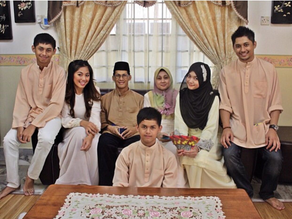 Biodata Azar Azmi | Cerita Budak Sepet