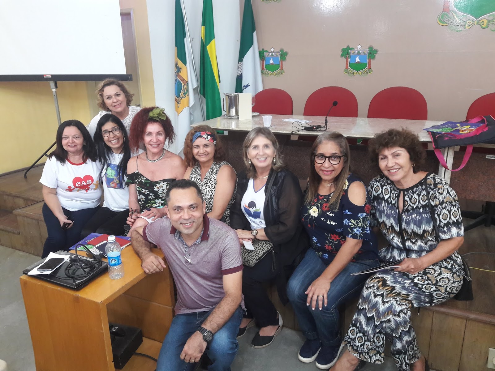 JANIA SOUZA SPVARN CULTURAL: KINHA COSTA LANÇA FAMÍLI ARCO-ÍRIS NA SEEC ...