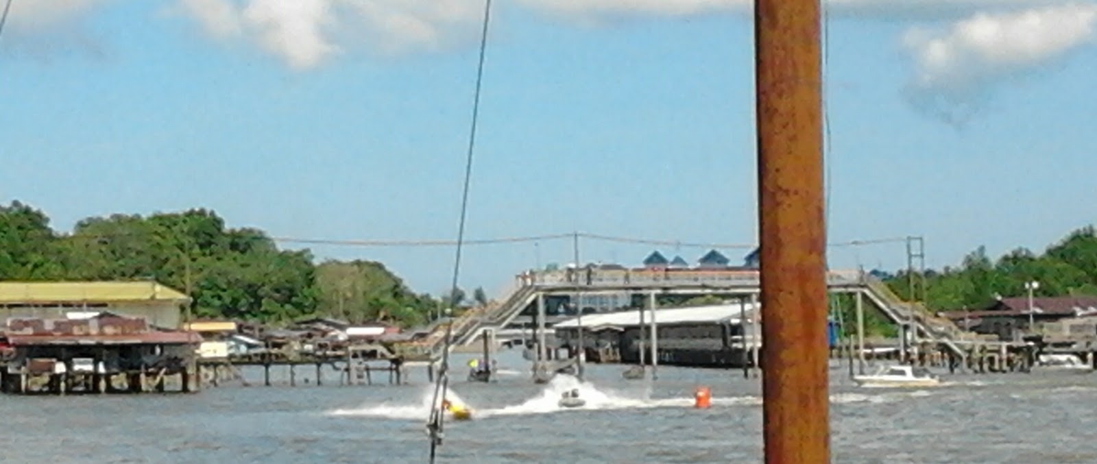 Lumba Perahu Kayuh dan Lumba Perahu "Tambang"