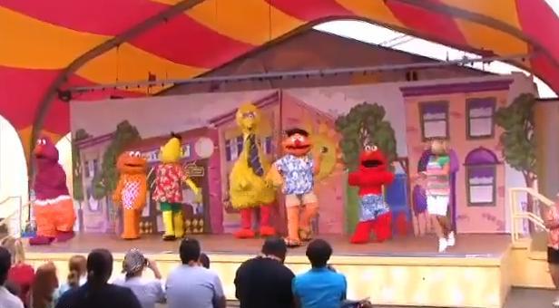 Big Bird Bridge: Big Bird's Beach Party