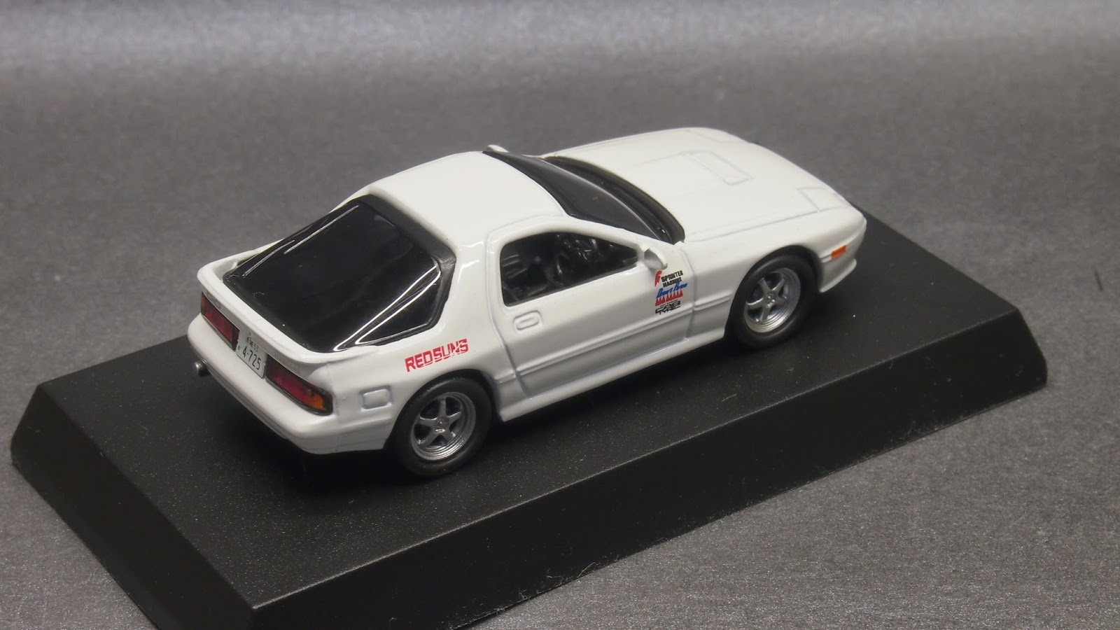 My 1-64 World Minicar collection: Kyosho 1/64 MAZDA SAVANNA ( FC3S ) RX-7 White Initial D Ver