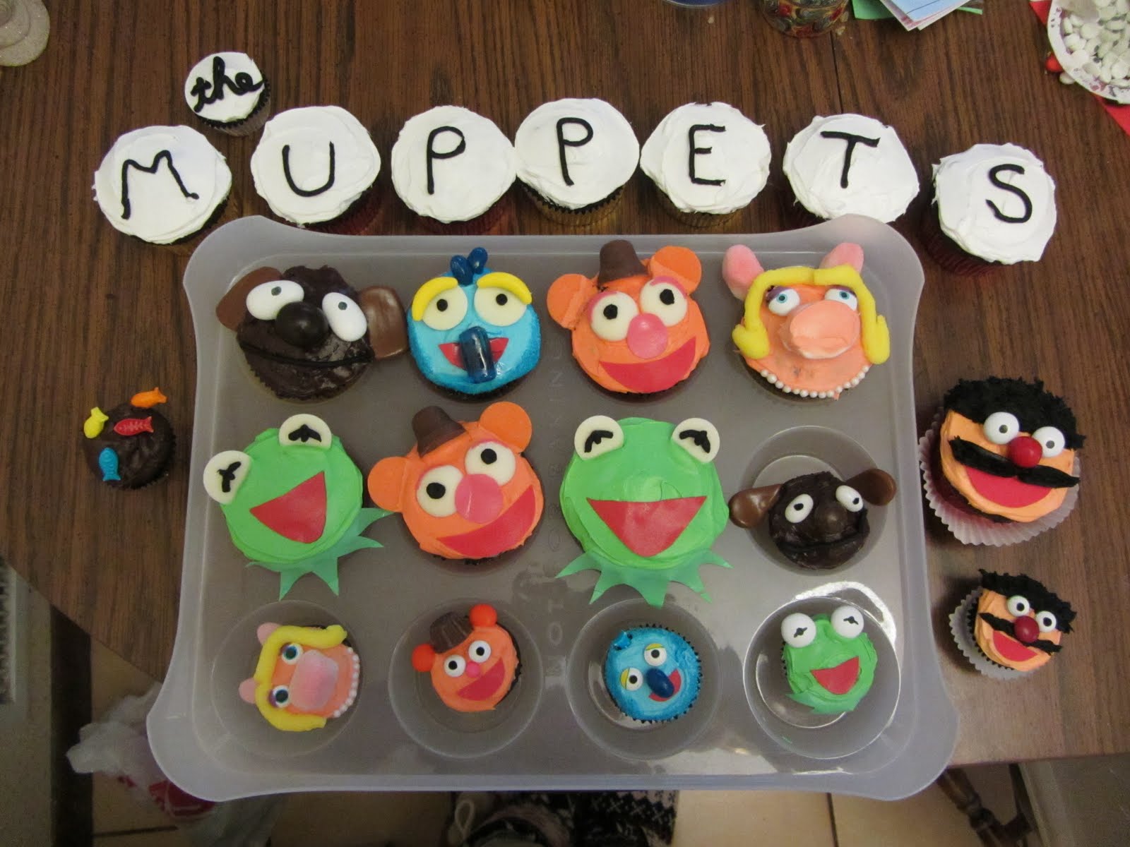 easy there cupcake: muppet. cupcakes.