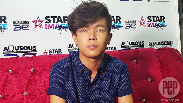 The crowd walked away as Xander Ford starts to perform on stage