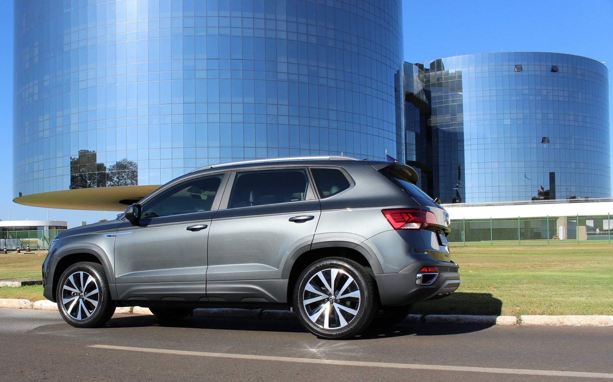 Volkswagen Taos 250 TSI Highline: vídeo avaliação