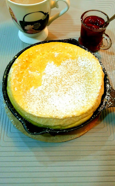 sarguna's fantabulous kitchen: Jaggery Paal Appam/Jaggery Lace Hoppers