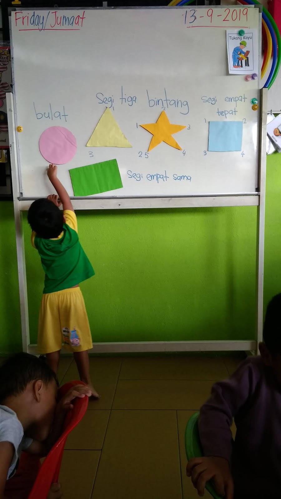 Taska Ummi Ida: Aktiviti 4 Tahun : Aktiviti Mengenal Bentuk