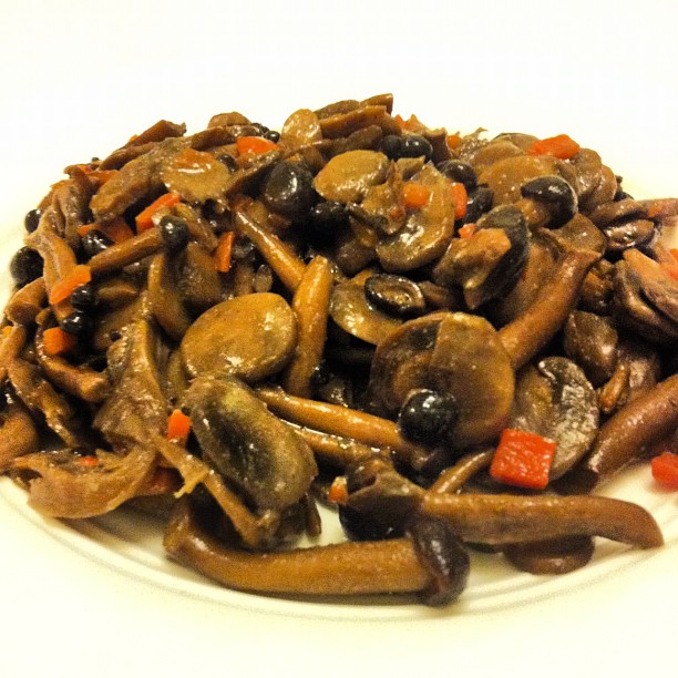 Delizie in tavola: FUNGHI CHIODINI IN UMIDO