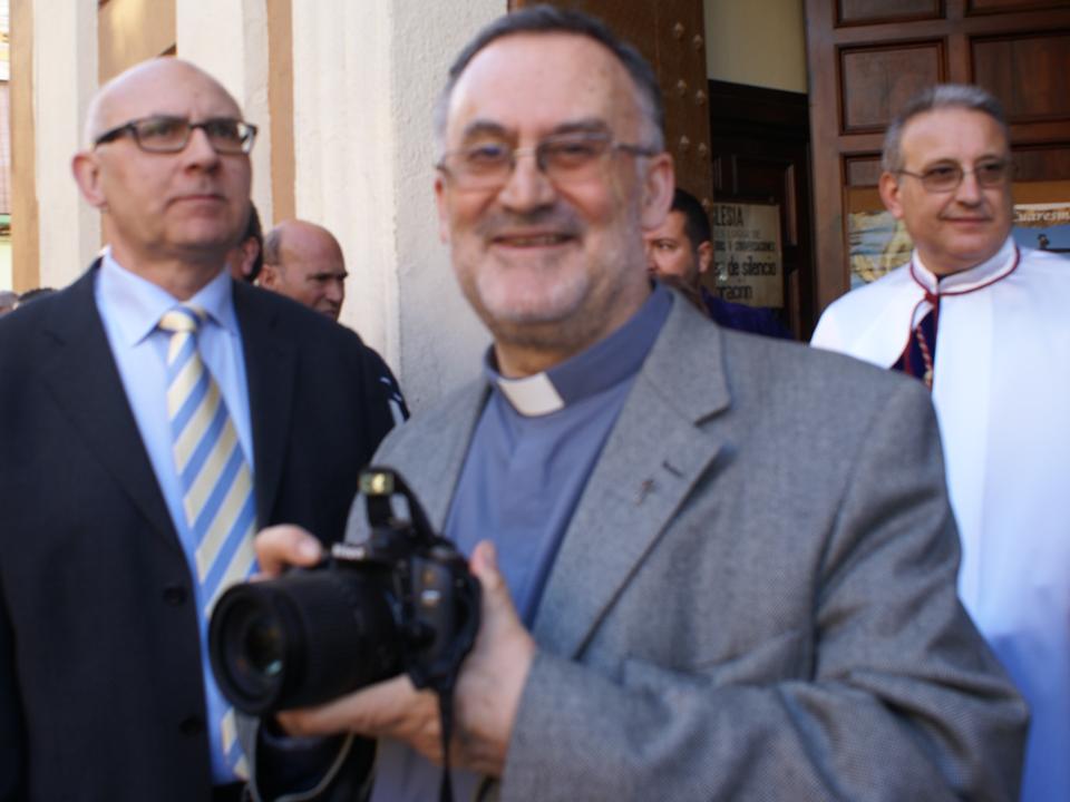 EL NUEVO BLOG DE EOS: MOMENTOS EOS 2011: JOSE LUIS BARRERA, EL PÁRROCO ...