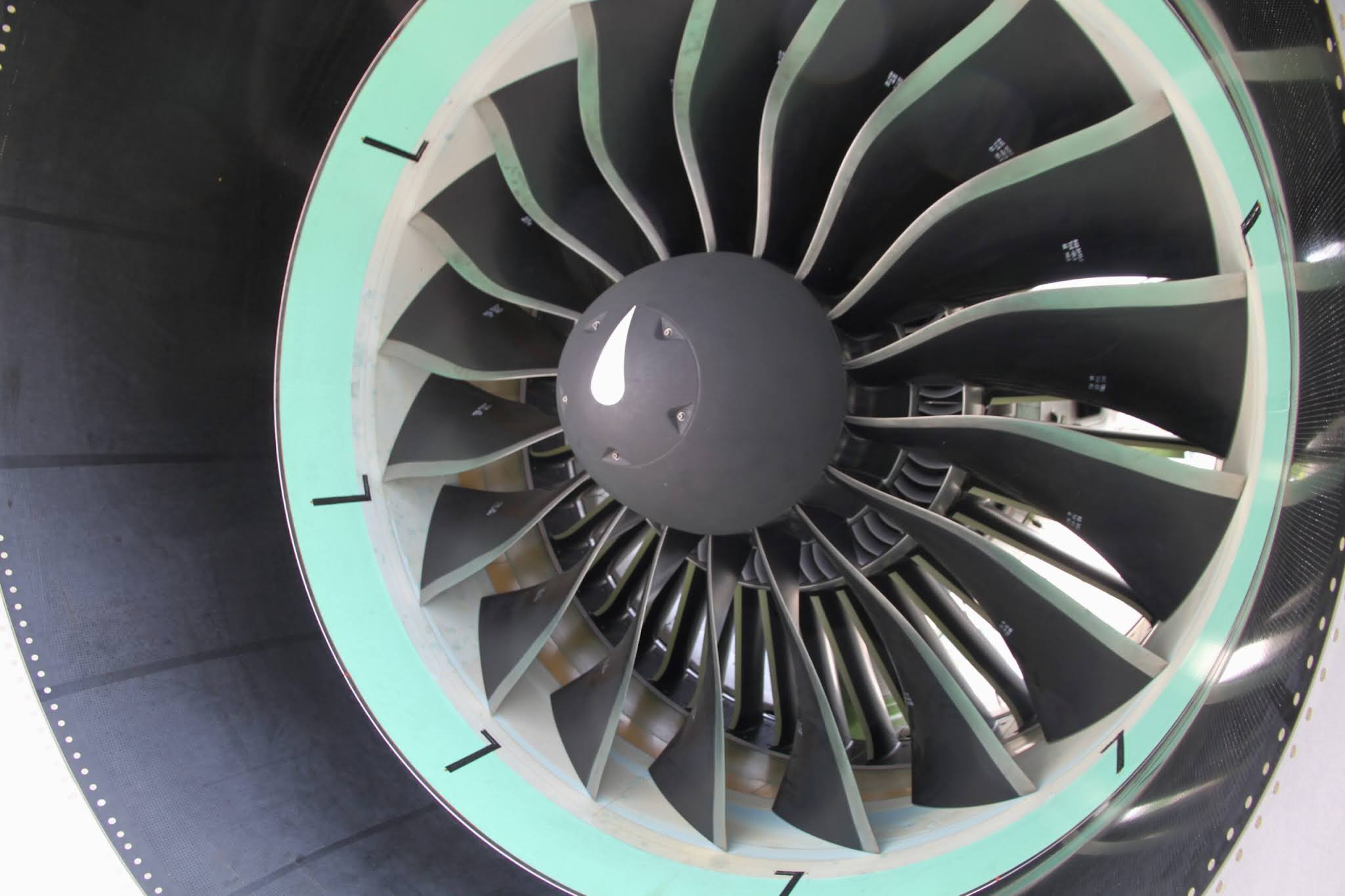 Aircraft Gas Turbine Engine Spinner