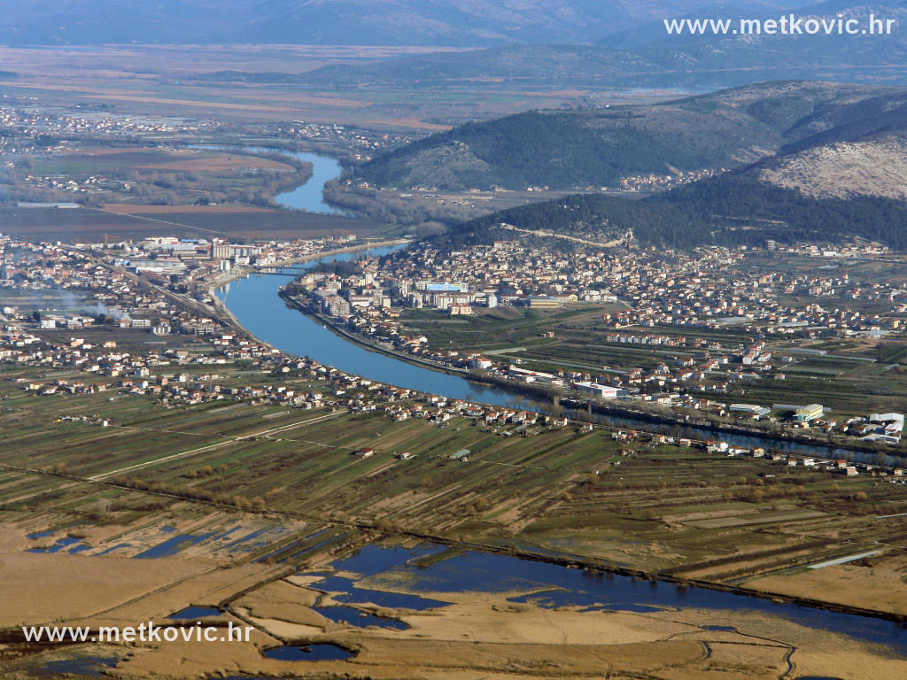 Penpalling and Letters: At the shores of the Neretva