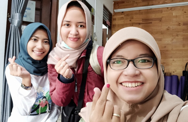 Latihan Napas dan Prenatal Gentle Yoga di Bidan Kita - cahaya theprinces Latihan Napas dan Prenatal Gentle Yoga di Bidan Kita - cahaya theprinces