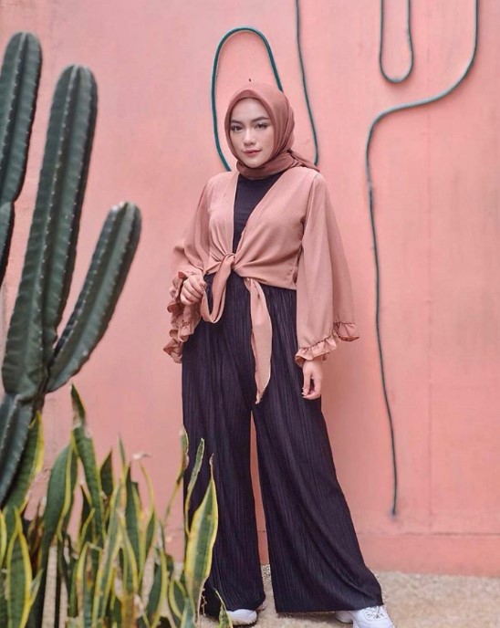 √ 39 Model Hijab Kekinian yang Paling Kece dan Gaul ala Anak Muda ...