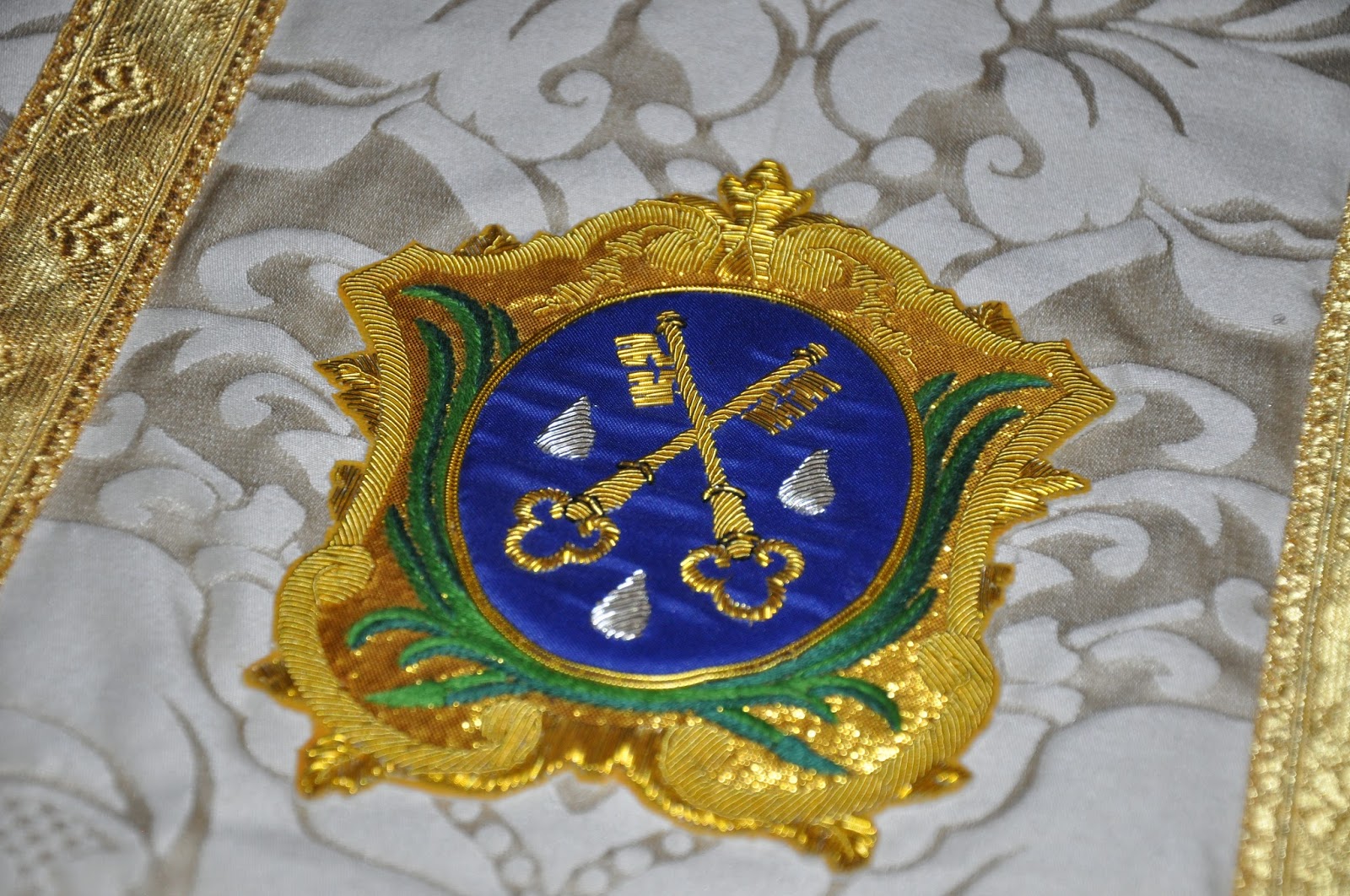 Orbis Catholicus Secundus: From the Roman Sacristy: FSSP Coat-of-Arms ...