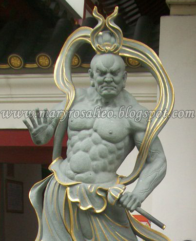 The Other Side of Mae: Feature Friday: Buddha Tooth Relic Temple and Museum