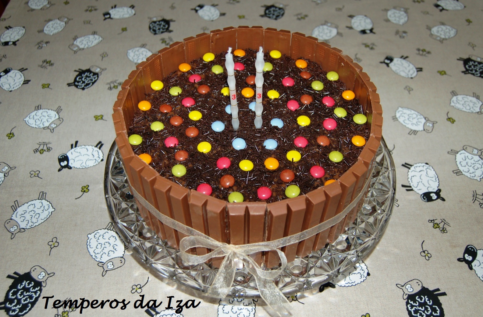 Temperos da Iza: Bolo de Chocolate Kit Kat