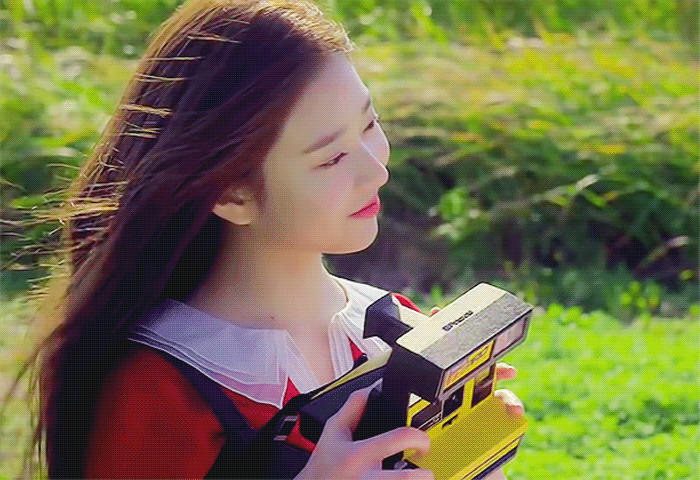 a beautiful woman IZ*ONE Kim Minju GIF