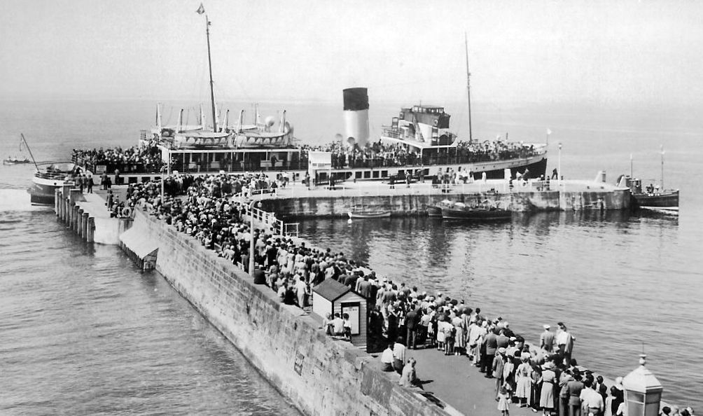 Tour Scotland: Old Photograph Pier Largs Scotland