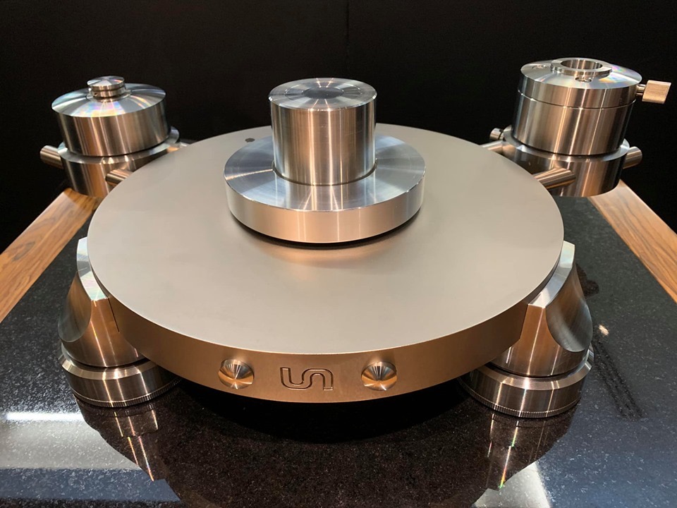 CONTINUUM AUDIO OBSIDIAN TURNTABLE – M & S | Ultimate High-Fidelity