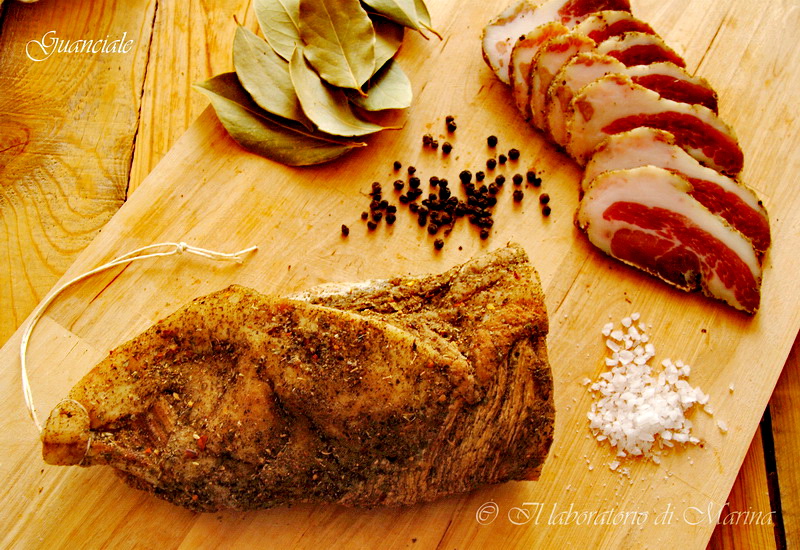 IL LABORATORIO DI MARINA: ΦΤΙΑΧΝΩ ΣΠΙΤΙΚΟ GUANCIALE // IL GUANCIALE ...