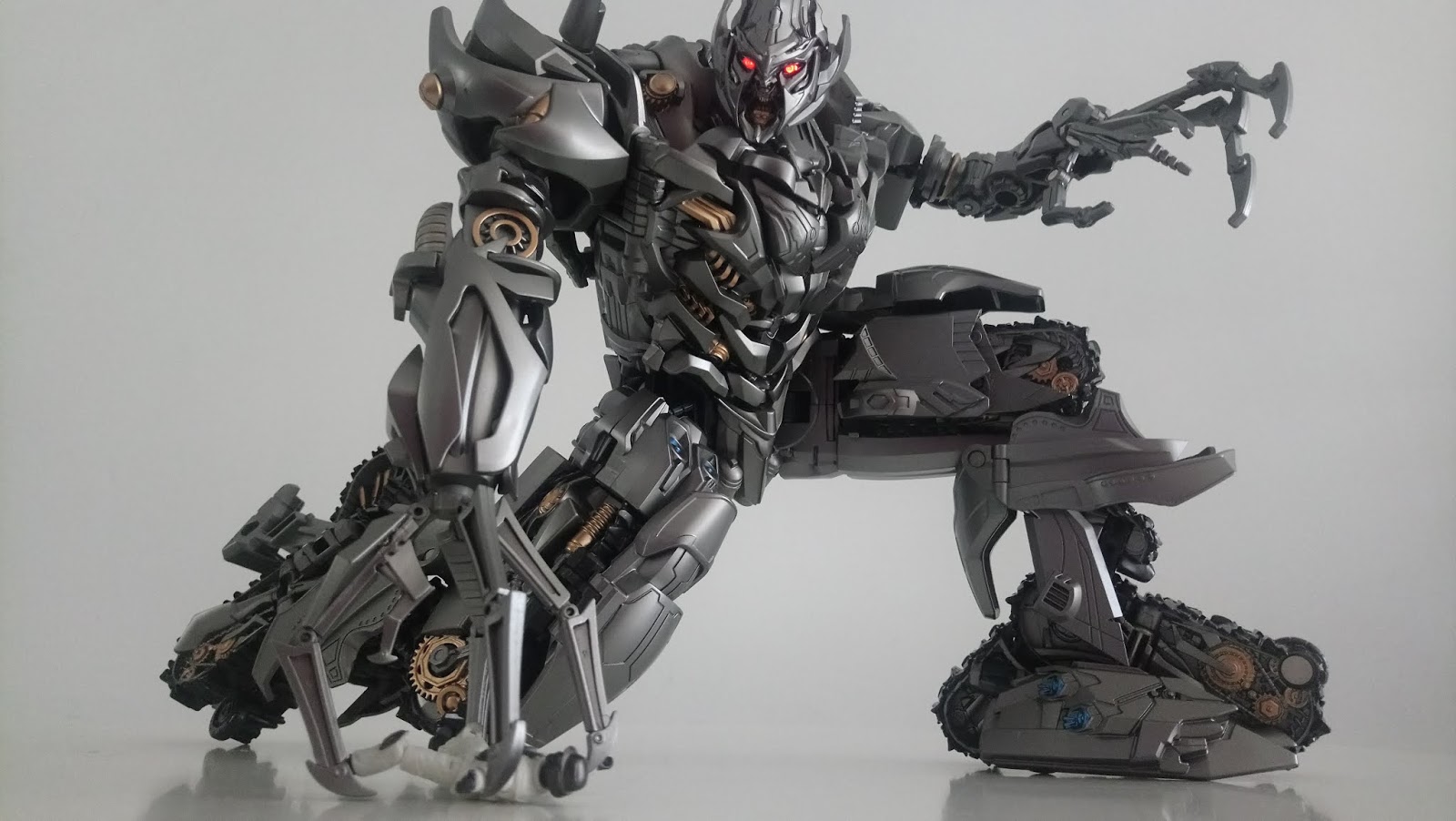 Transformers Yetmodark: BMB TANK MEGA COMMANDER LS-06, KO OVERSIZED ...