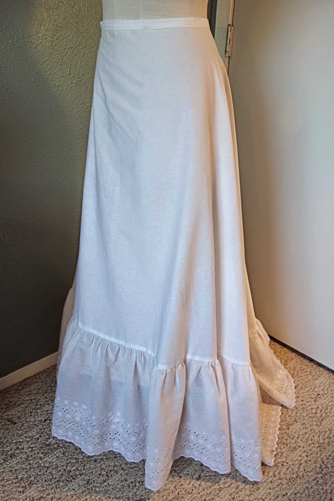 Festive Attyre: Edwardian half-mourning costume, pt. 1