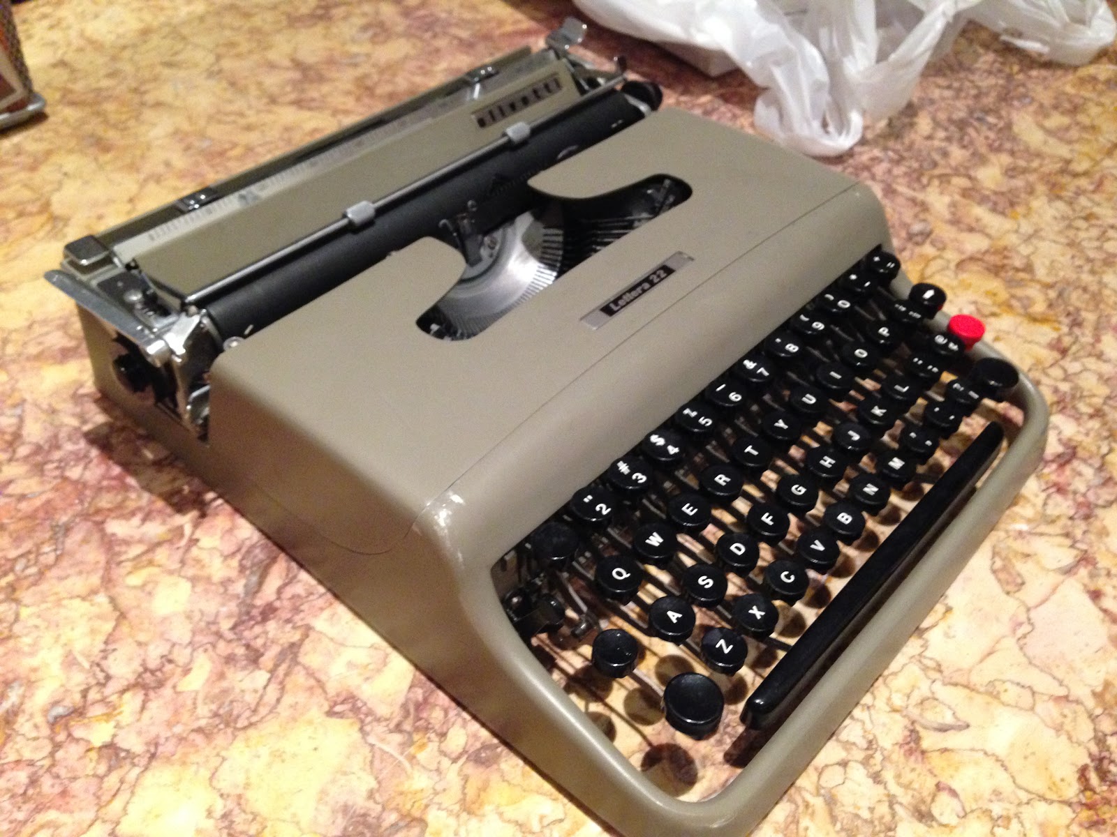 1964 Olivetti Lettera 22