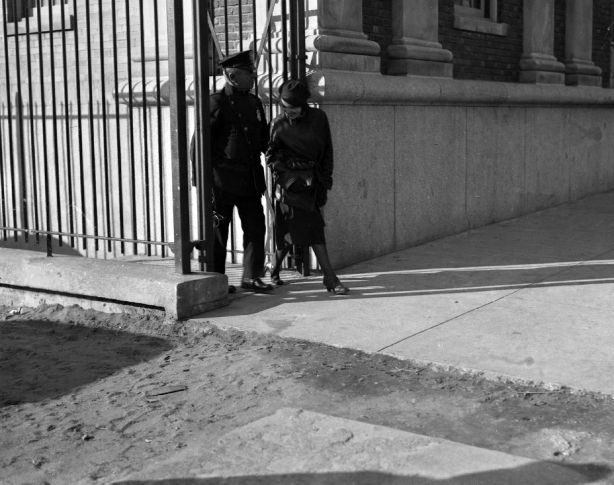 23 Incredible Photographs Of The Mob Molls Of New Yorks Mafia Past