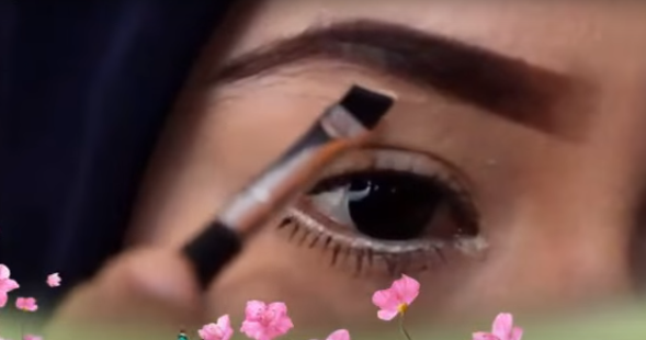 Cara Membuat dan Membentuk Alis Mata Dengan Pensil Alis - Maz Ipin