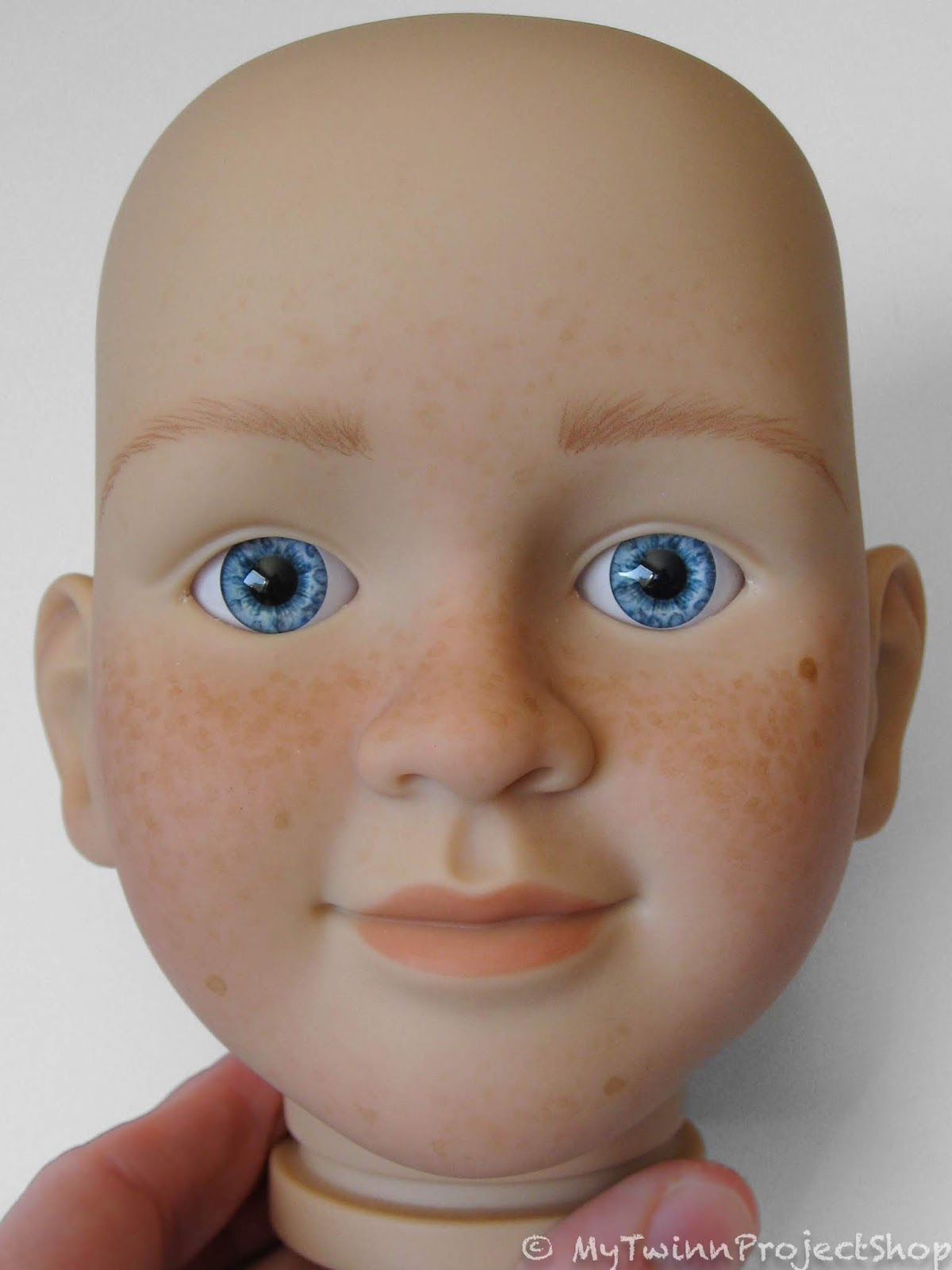 The My Twinn Project Shop: The Disembodied Heads