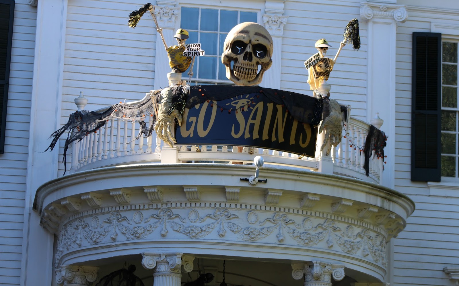 The Skeleton House: Halloween 2017 | A Very Sweet Blog