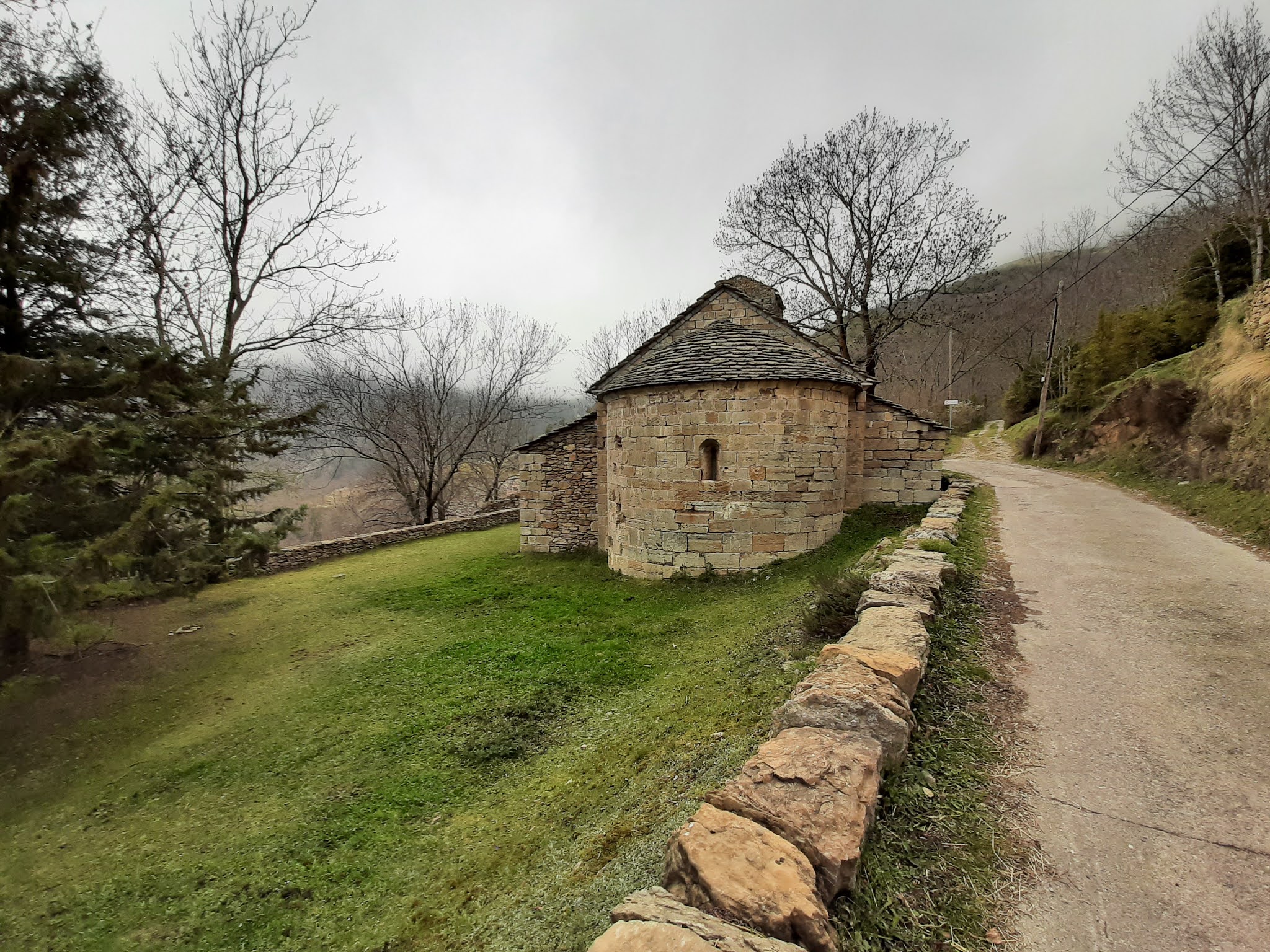 MUNTANYA: Sant Martí d'Ogassa, el Taga, 2040m i el turó de la Portella ...