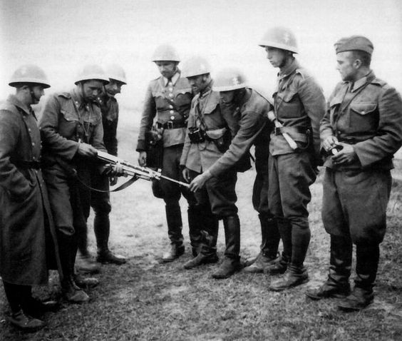 Brushes and Bayonets...: FoW: Slovak Infantry