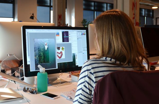 Mengenal Desain Grafis - Srikandee