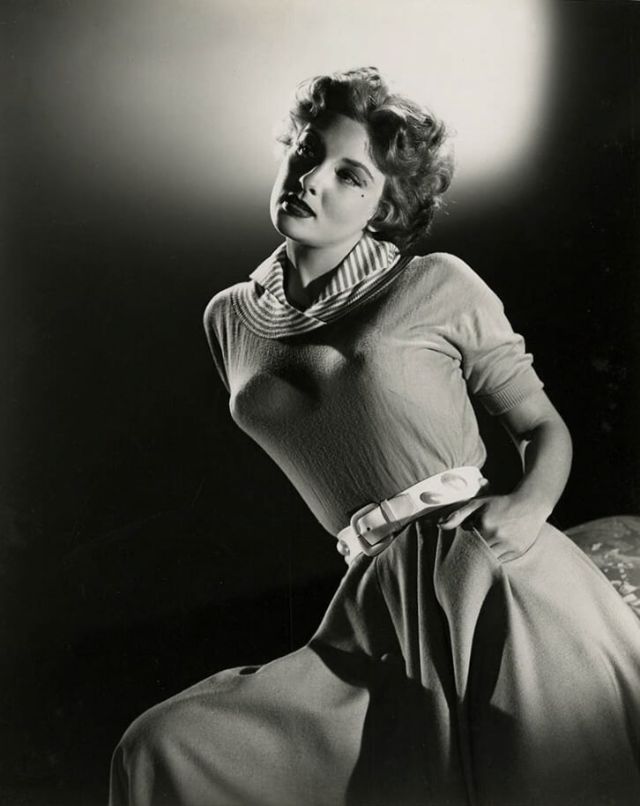 35 Glamorous Photos of Allison Hayes in the 1950s ~ Vintage Everyday