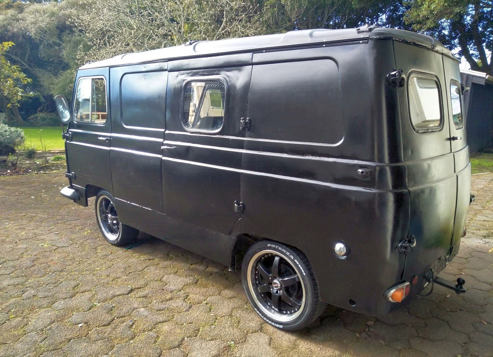 transpress nz: 1974 Austin J4 van