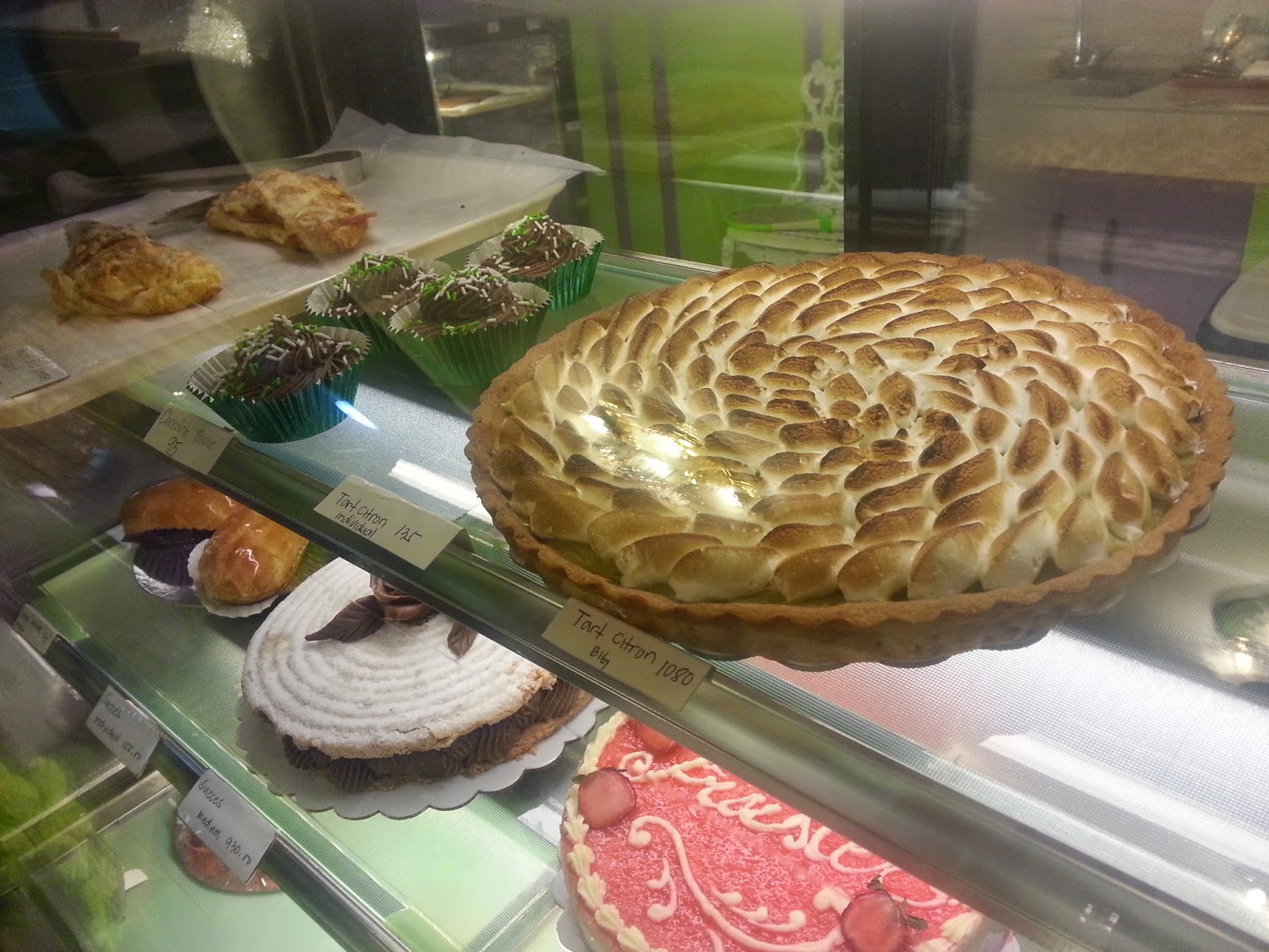 Family Travel and Food: Prestige Cakes at L'Ami Frenchy