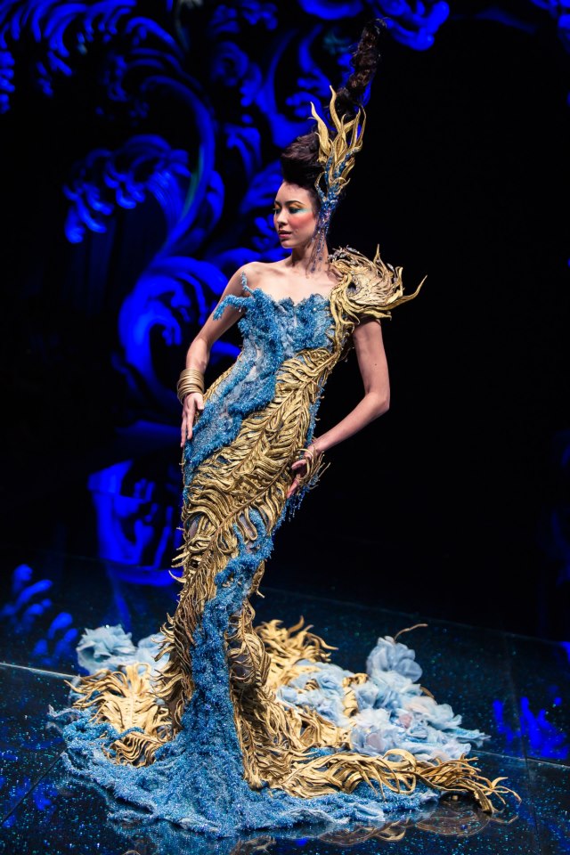 I AM FASHION !!!: Guo Pei Couture 2012